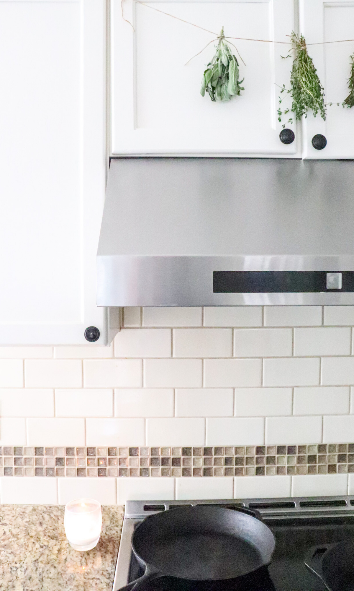 How to Add Spring Touches: SPRING FARMHOUSE KITCHEN TOUR - The Duvall ...