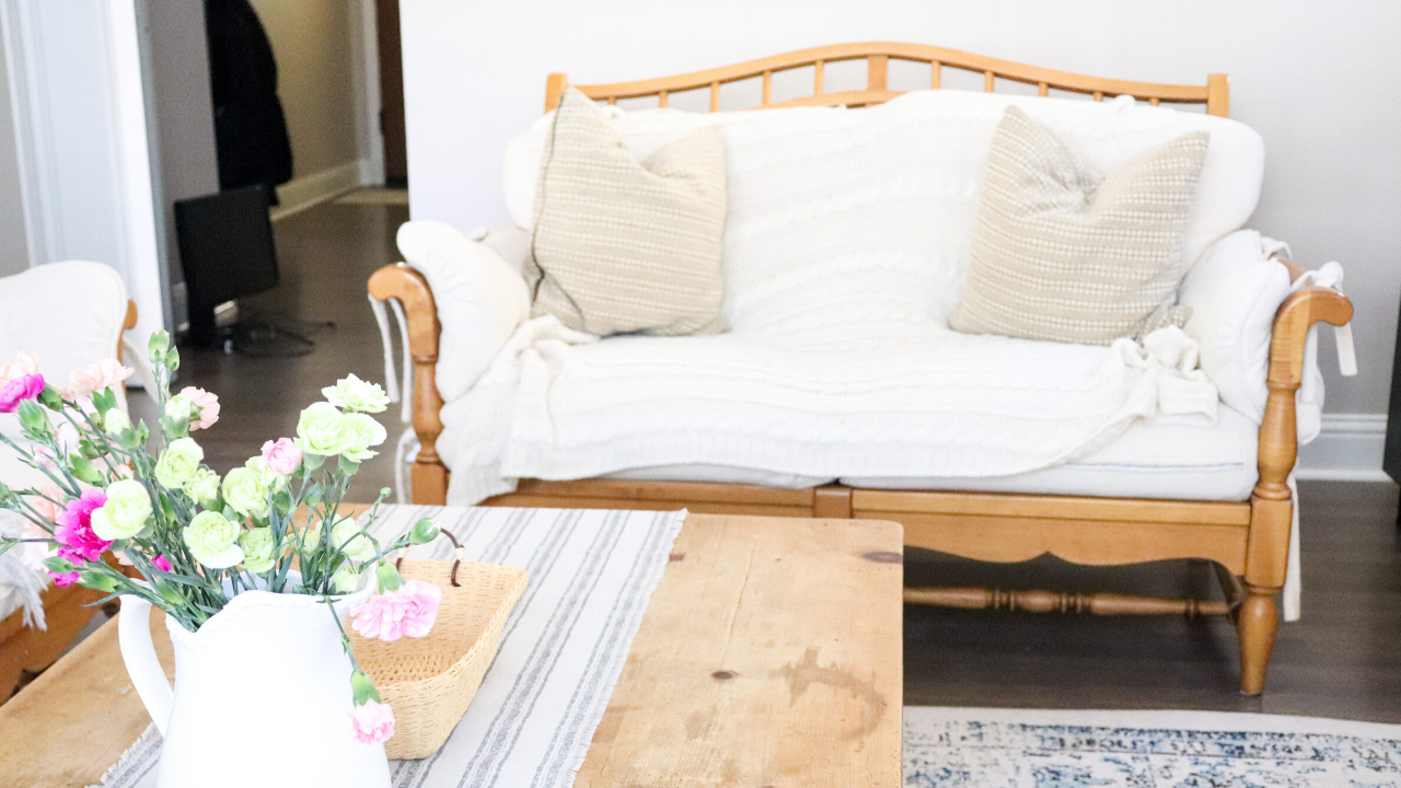 Join me for a Simple Spring Farmhouse Living Room Refresh - The Duvall ...