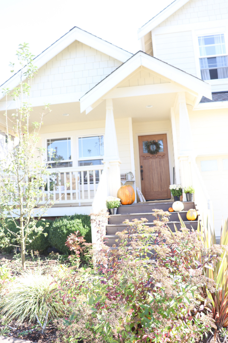 6 Ways to Create a Fall Farmhouse Front Porch - The Duvall Homestead
