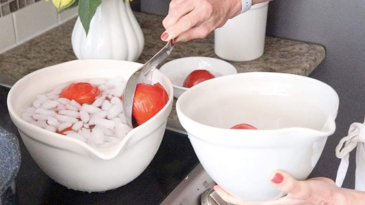 How to Make Tomato Sauce with Fresh Tomatoes - The Duvall Homestead