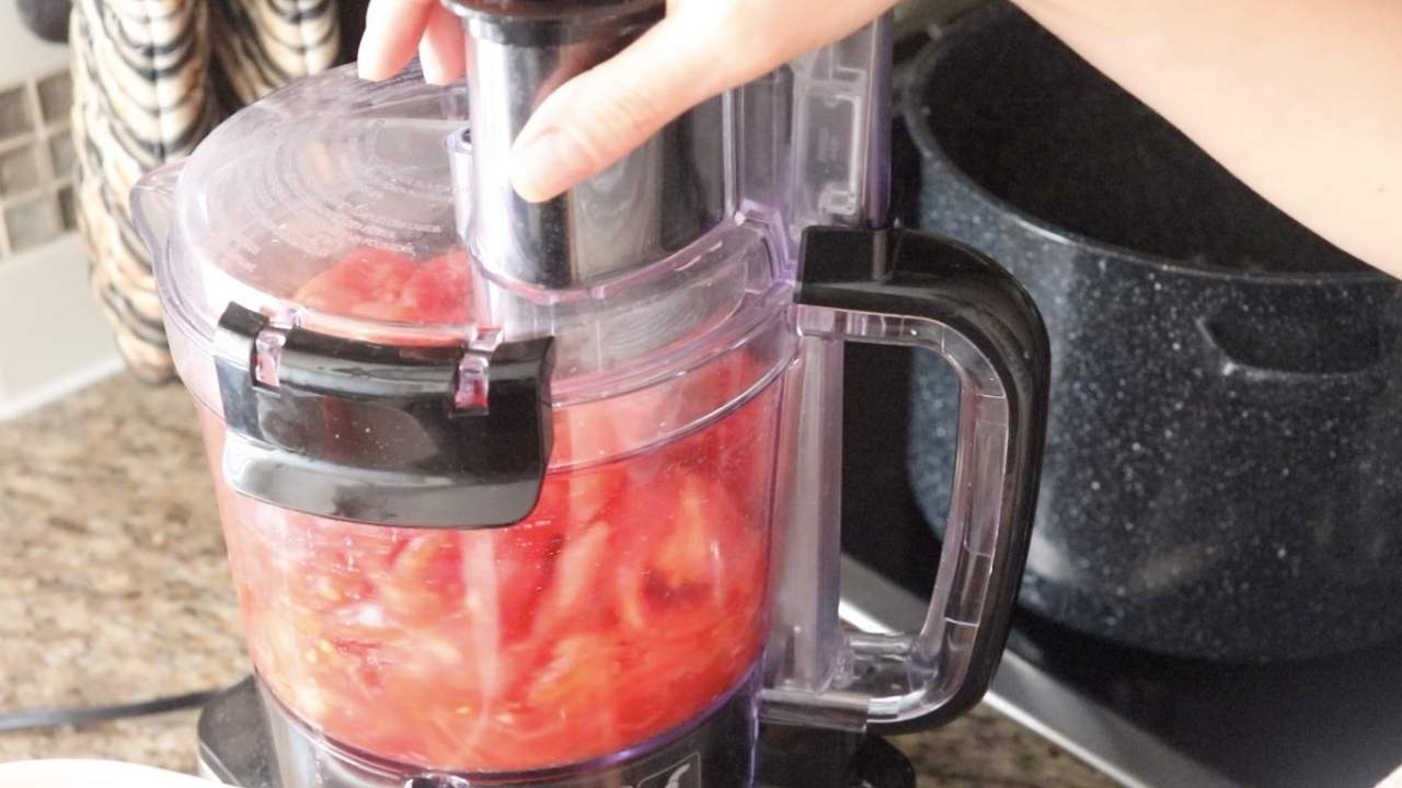 How to Make Tomato Sauce with Fresh Tomatoes - The Duvall Homestead