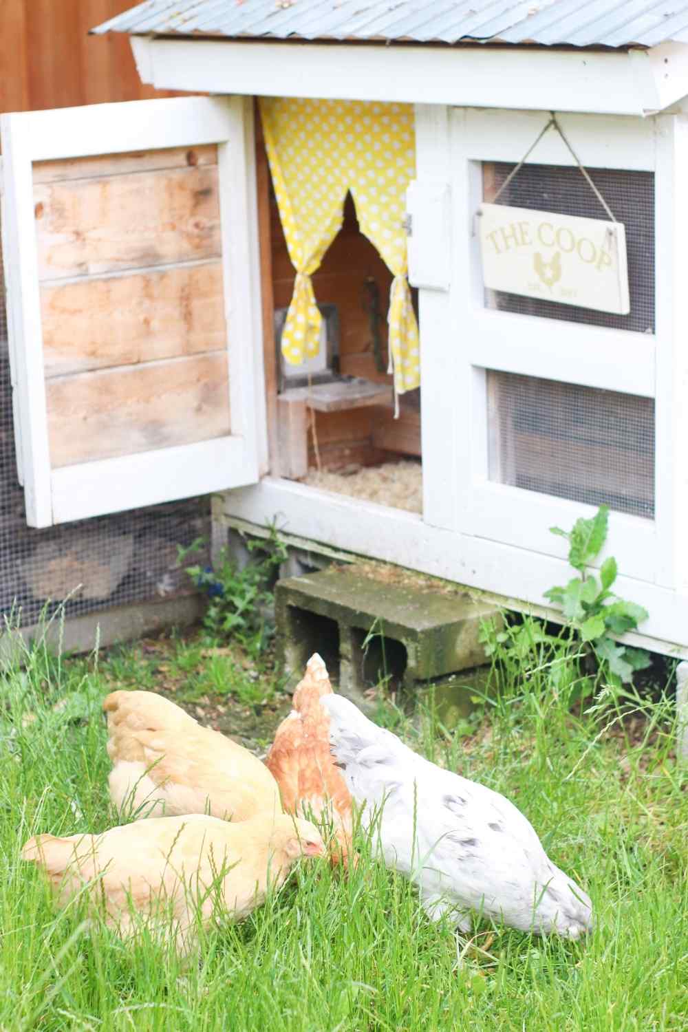 Natural Handmade Summer Farmhouse Tour - The Duvall Homestead