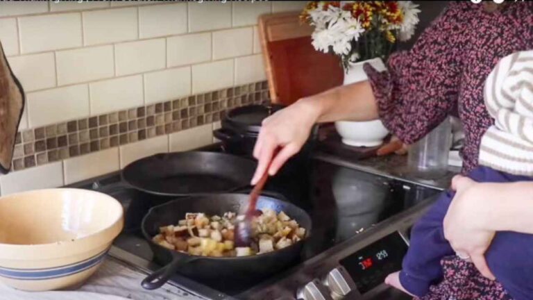 Simple Thanksgiving Dinner Menu From Scratch - The Duvall Homestead